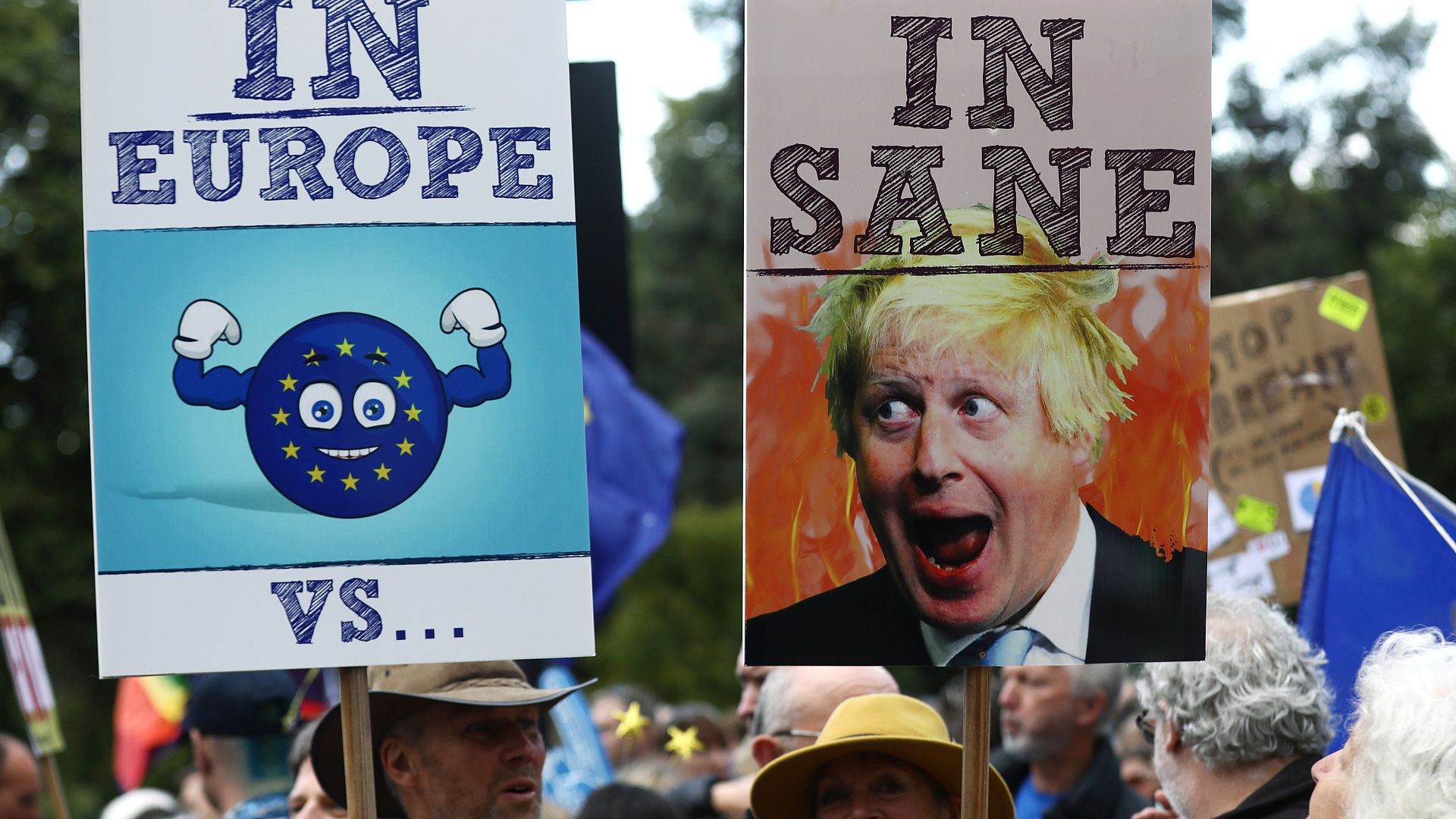 Pro-EU protesters hold rally in London | Euronews