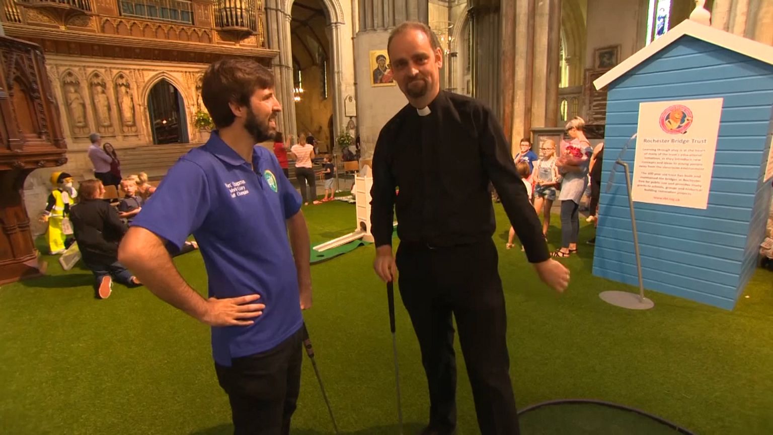 Rochester Cathedral turns medieval nave into mini-golf course | Euronews