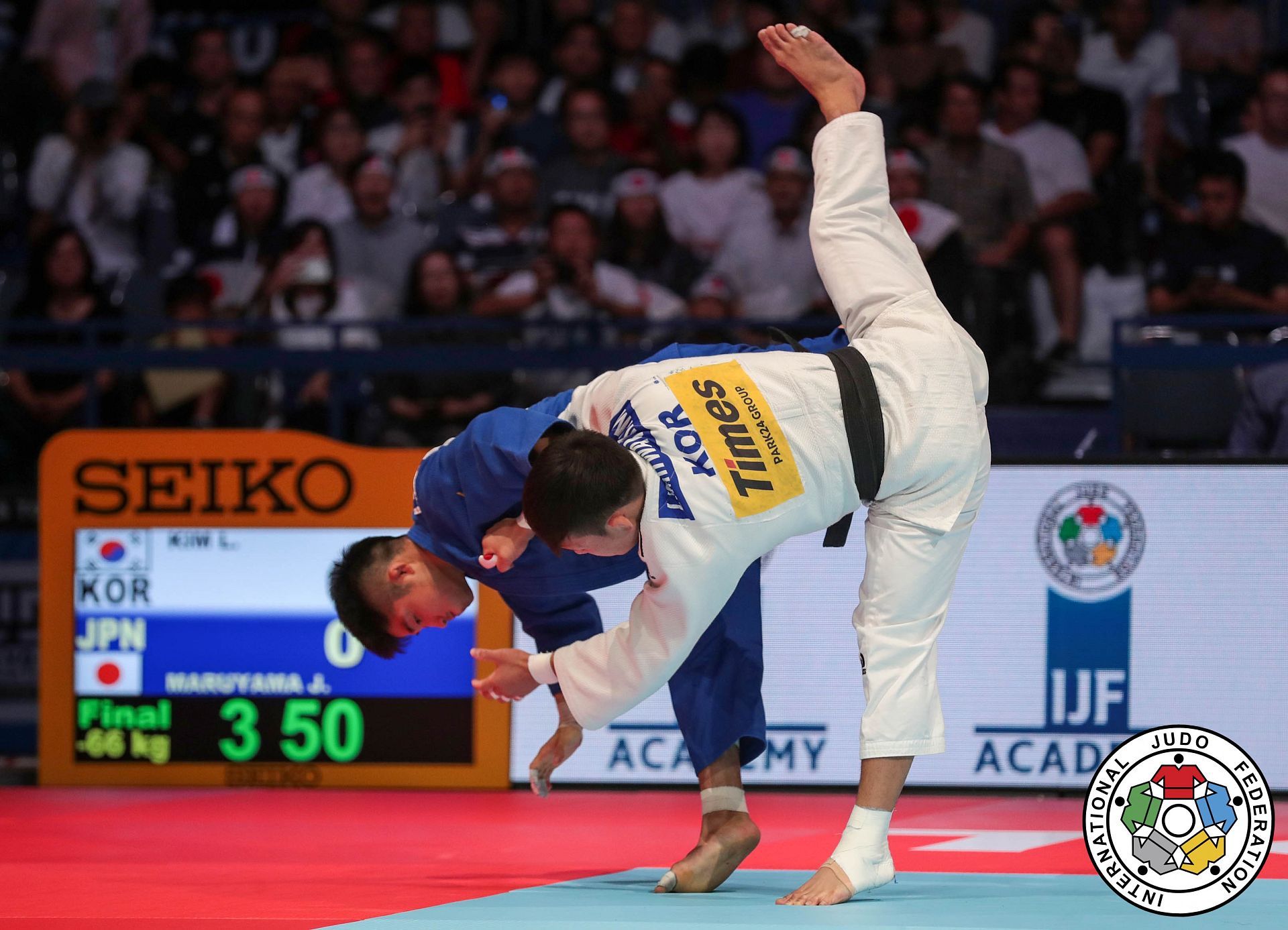 Double gold as Japanese judokas dominate Day 2 of World Championships ...