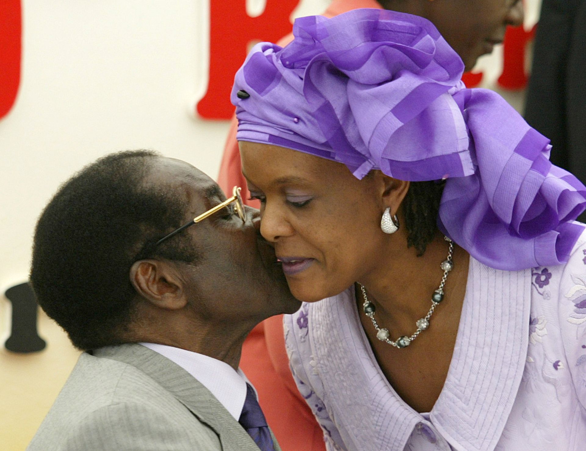 Robert Mugabe, former president of Zimbabwe, dies aged 95 | Euronews