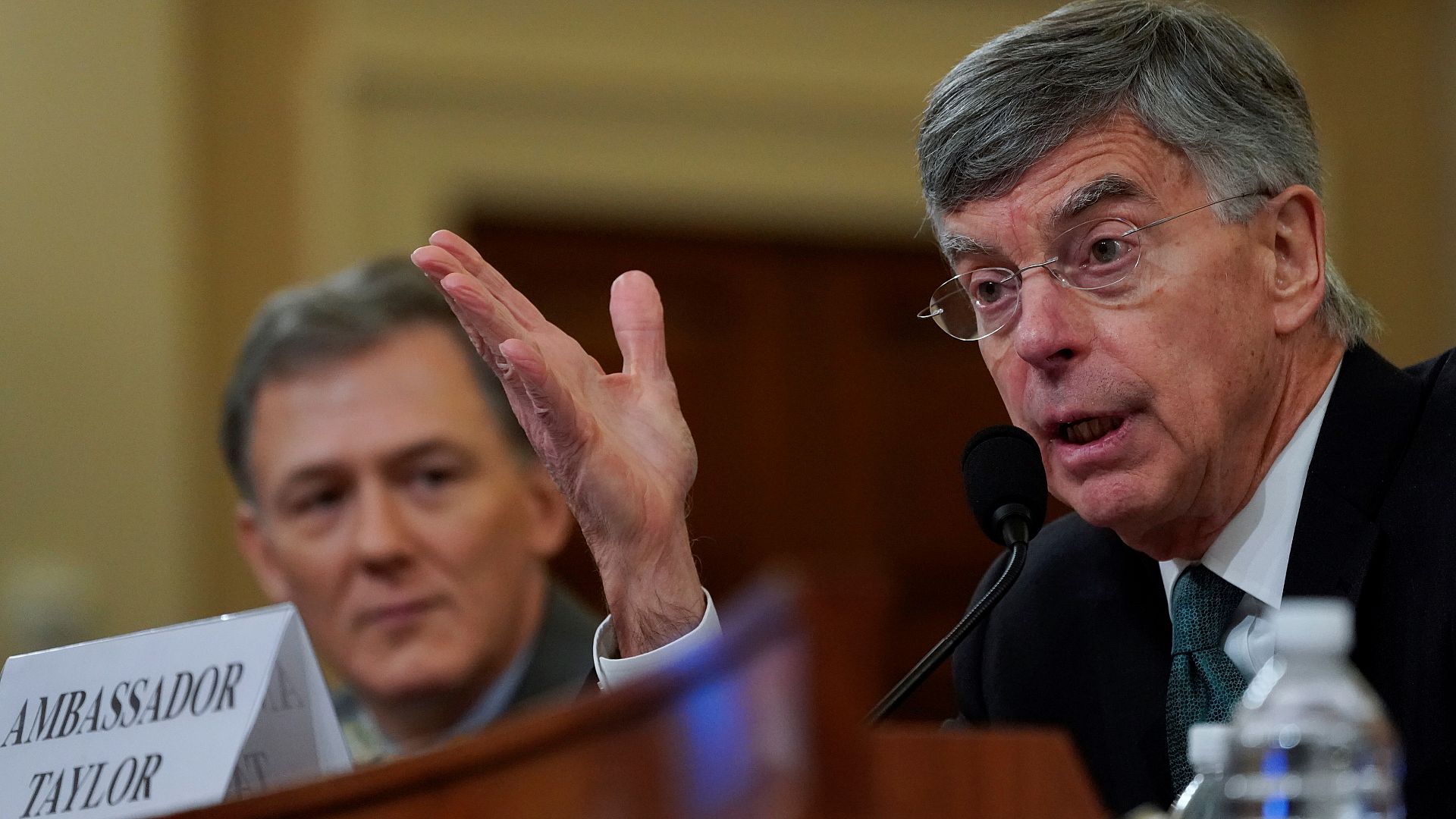 Donald Trump'ın azil soruşturmasının ilk oturumunda neler yaşandı ...