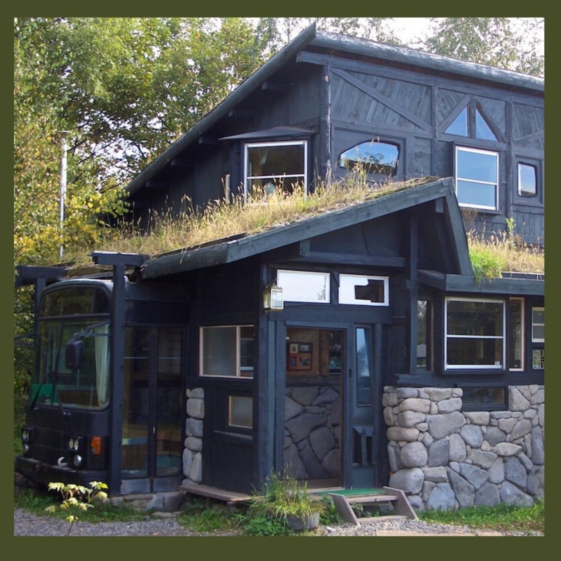 WATCH | From castles to cabins, these homes were made of waste | Euronews