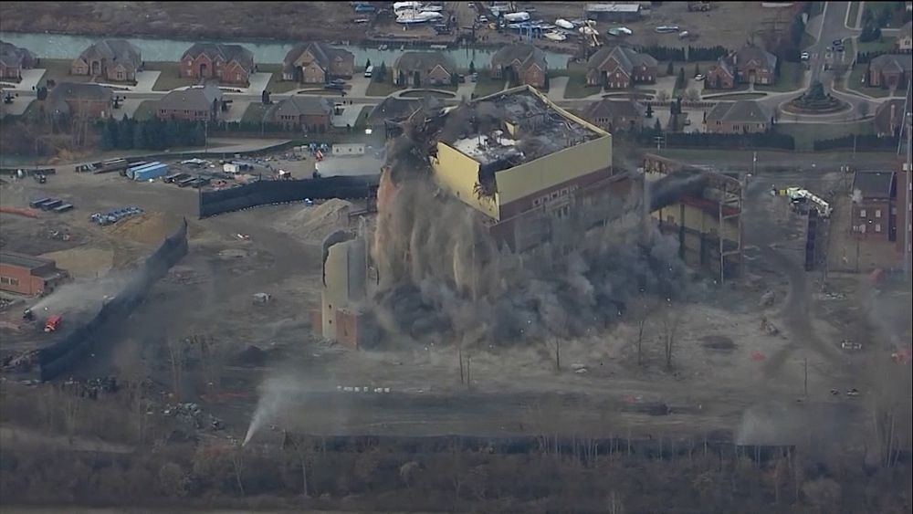 VIDEO : 'It's been a blast': Detroit power plant demolished with ...