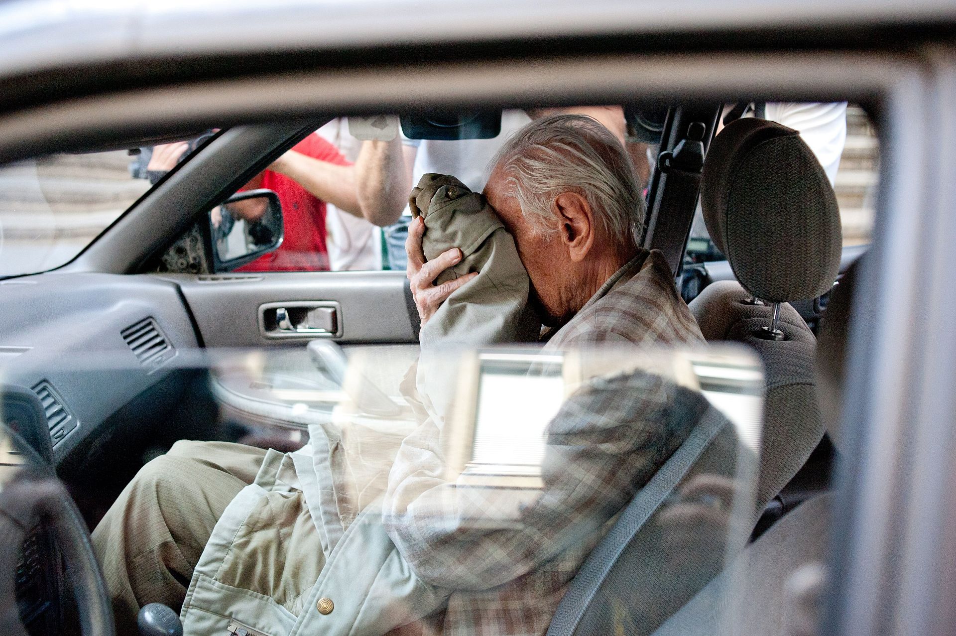 Holocaust Remembrance Day: how a Nazi hunter tracks down war criminals ...