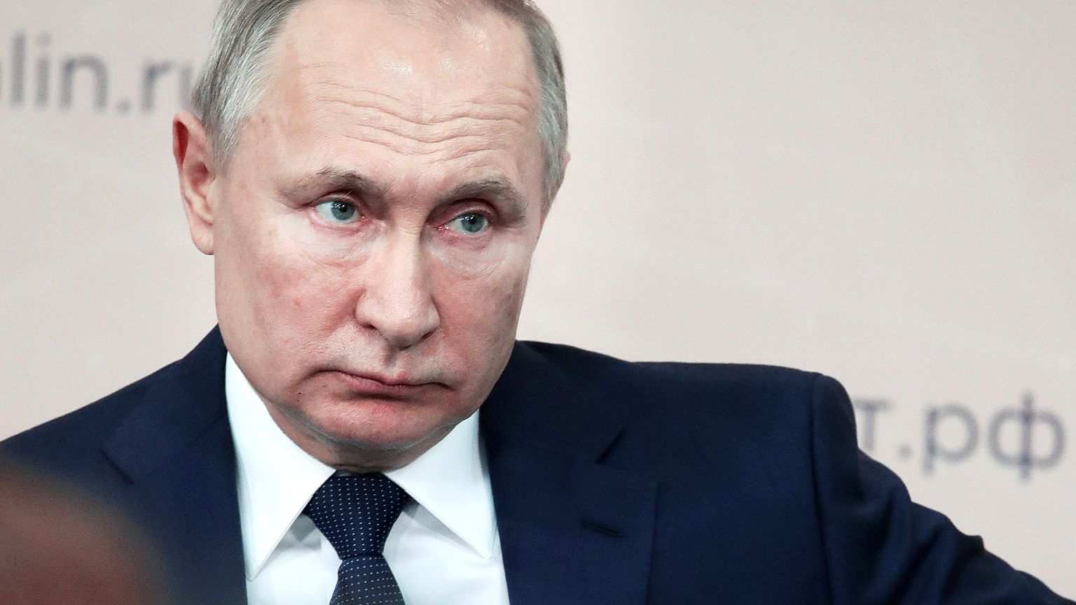 Comediante ruso es perseguido por el Kremlin tras haberse burlado de ...