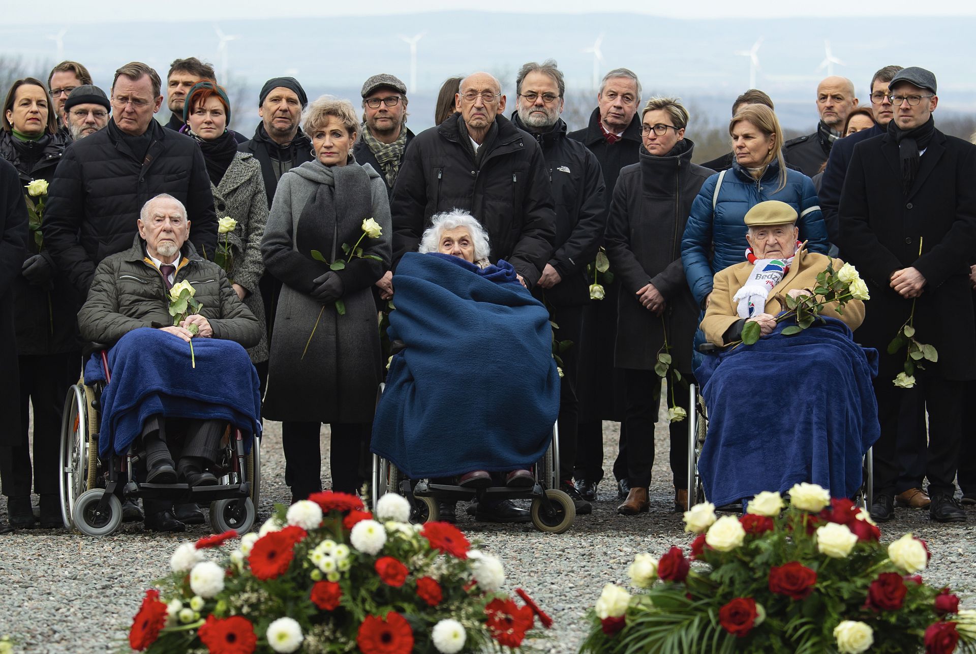In Pictures: European countries mark Holocaust Remembrance Day | Euronews