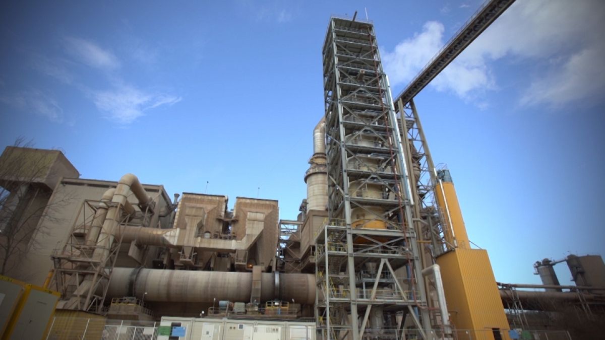 Capturing CO2: How to reduce carbon dioxide emissions from the cement ...