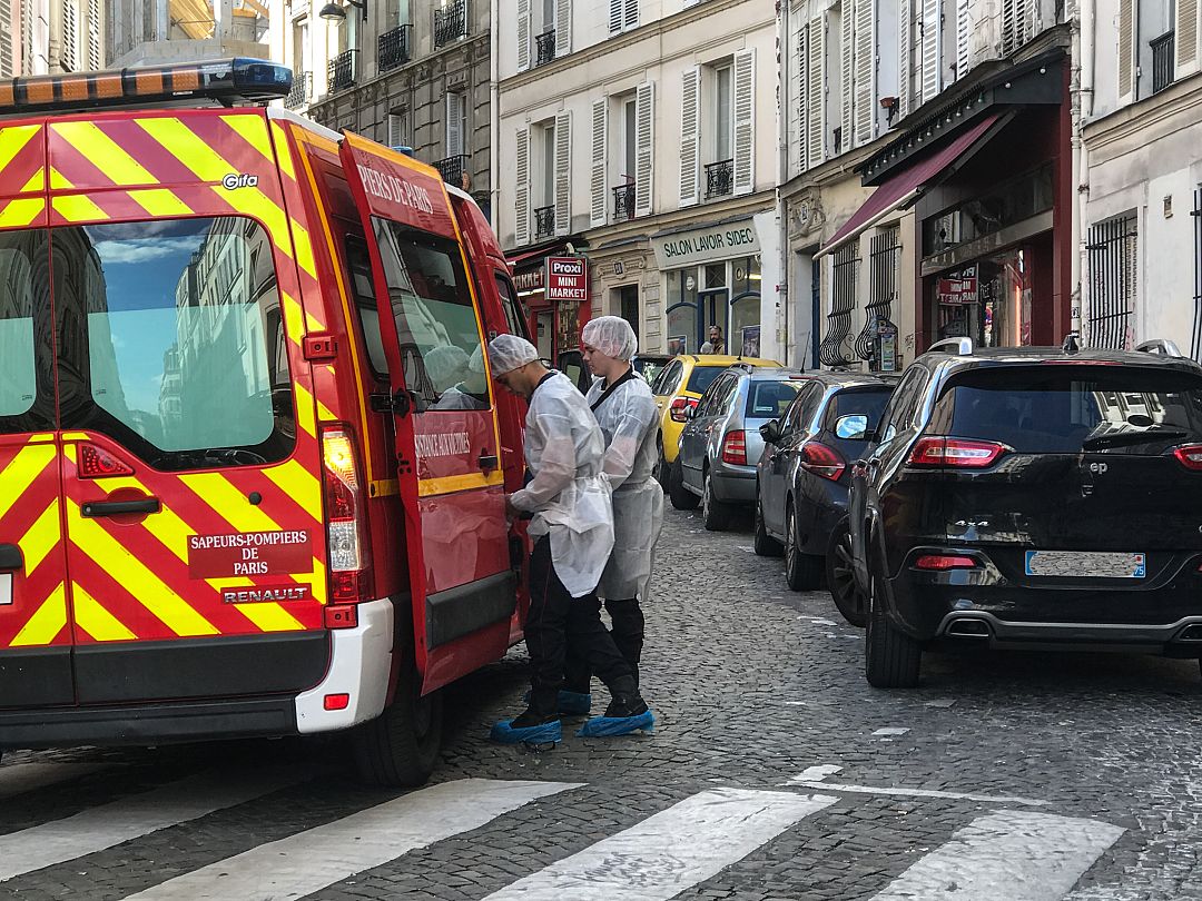 In pictures: Paris streets remain busy despite partial lockdown | Euronews