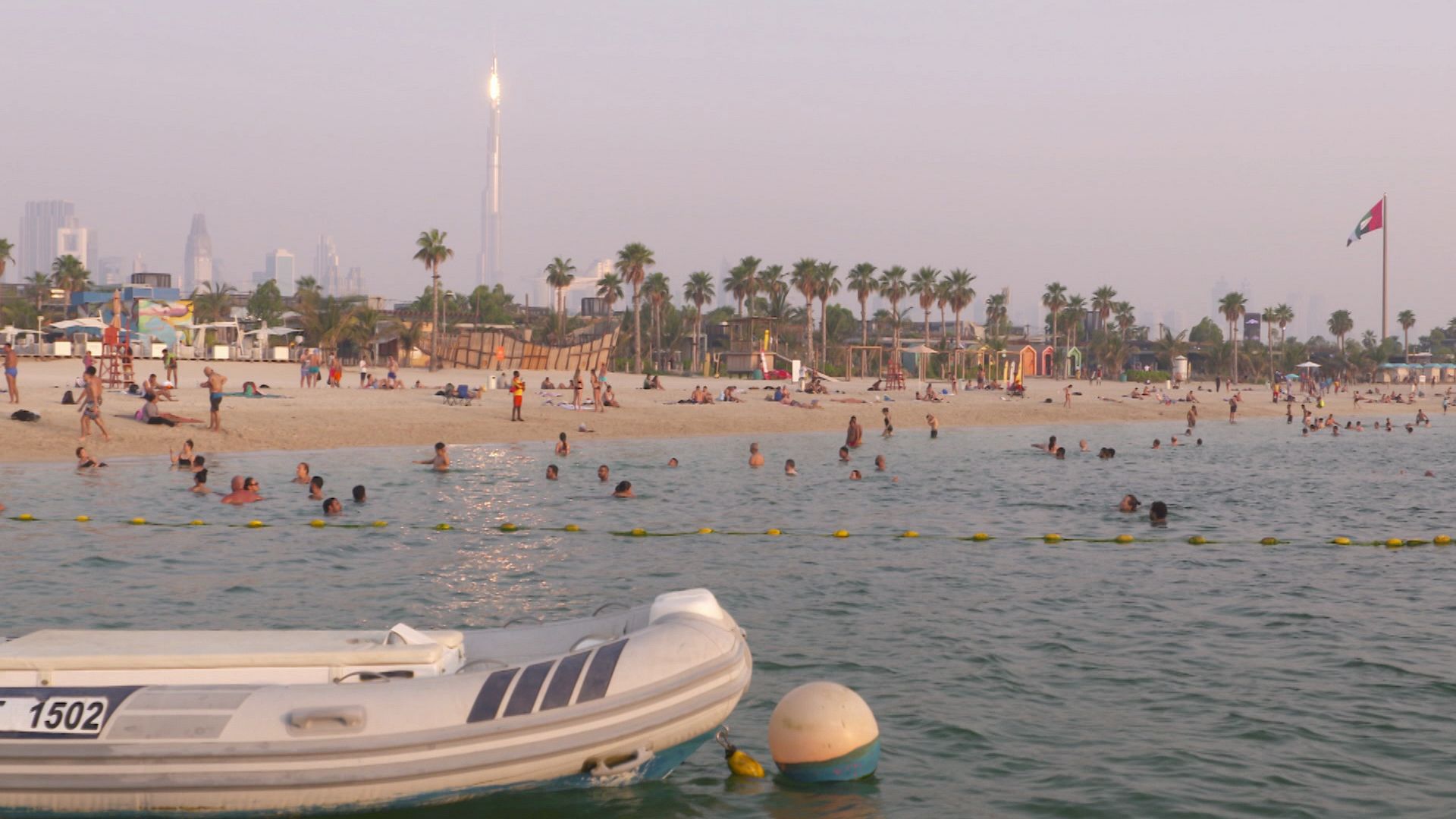 Video. La Mer, Dubai’s newest beachfront neighbourhood, offers hip ...