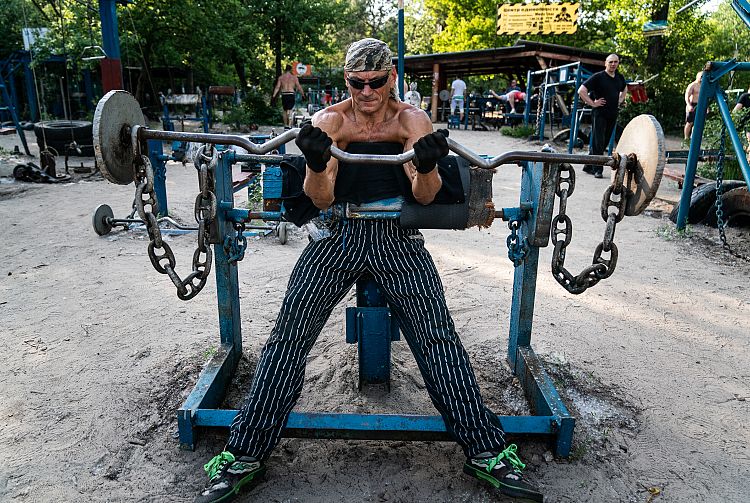 In pictures: Kyiv's legendary 'Kachalka' outdoor gym comes back to life ...