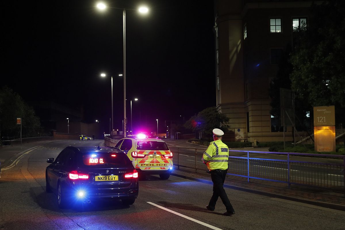 Reading attack: Tributes paid to 'true gentlemen' as UK mourns stabbing ...