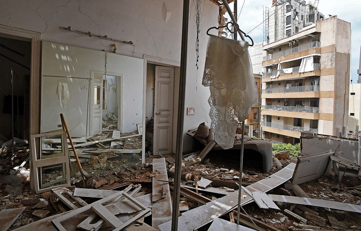 In photographs: Beirut residents show inside their destroyed homes ...