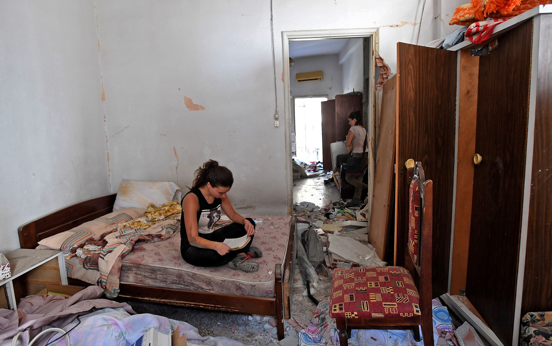 In photographs: Beirut residents show inside their destroyed homes ...