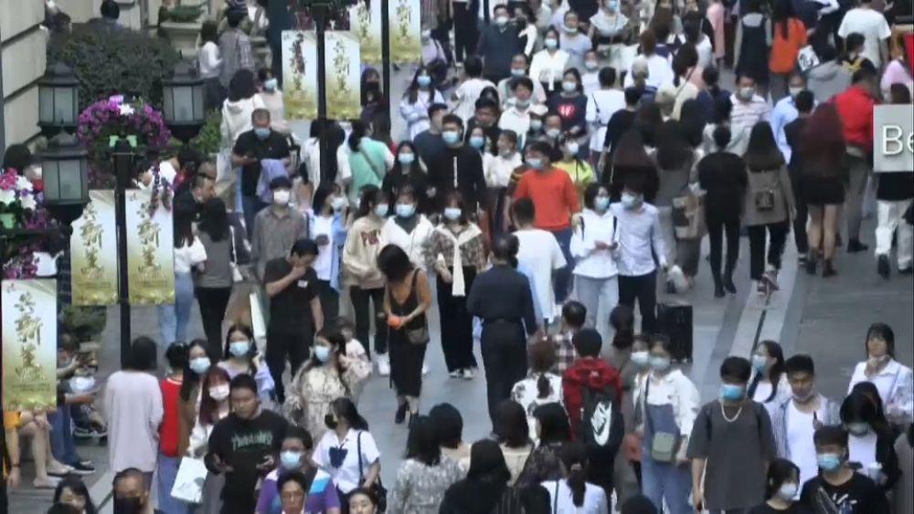 الحياة تعود إلى طبيعتها في بؤرة تفشي كورونا والصحة العالمية تخشي تسجيل