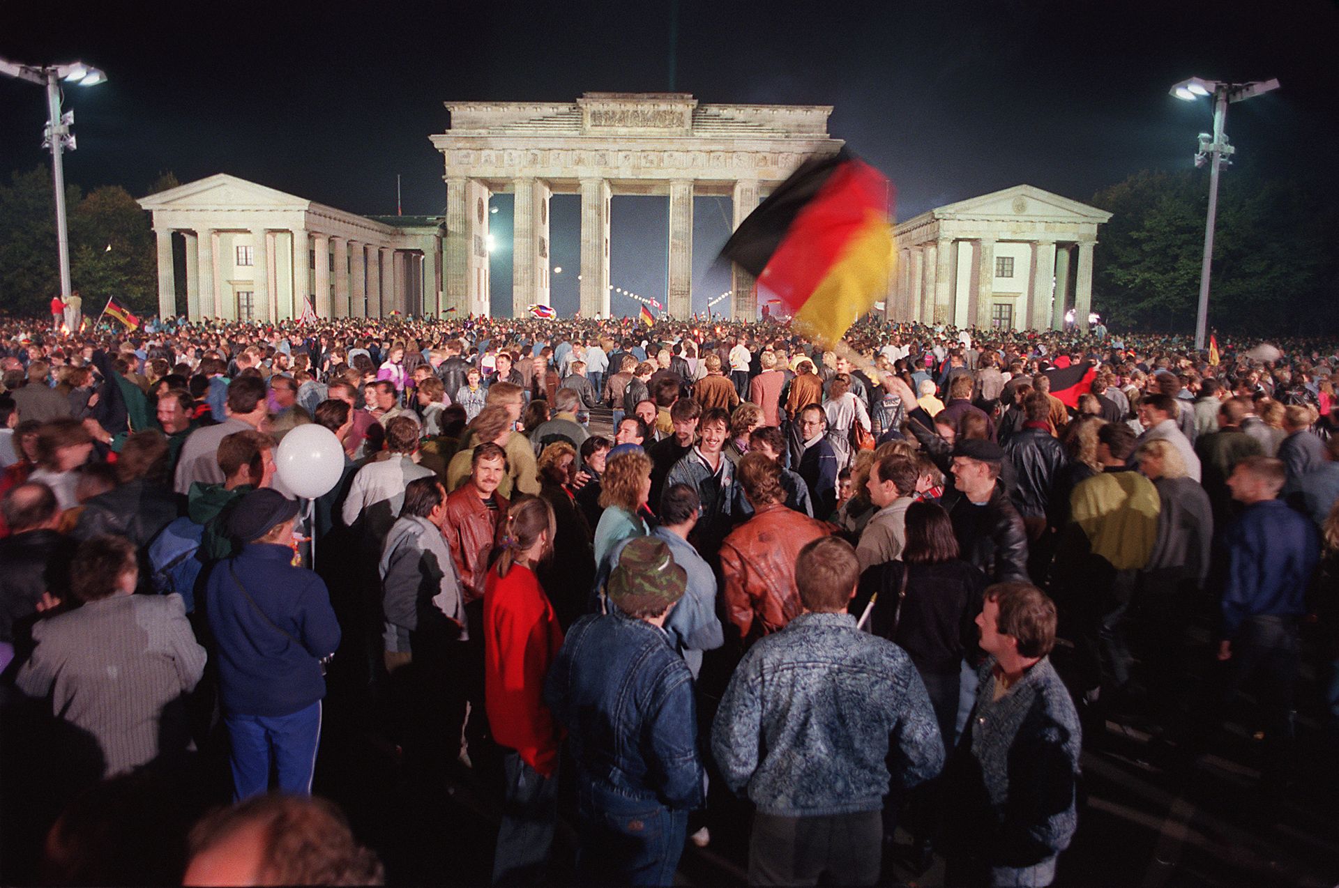 German Reunification: archive pictures show Unity Day as it happened 30 ...