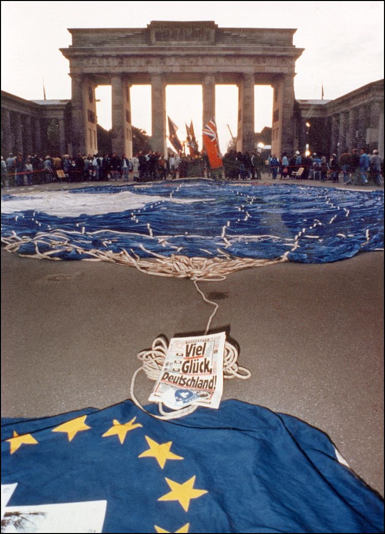German Reunification: archive pictures show Unity Day as it happened 30 ...
