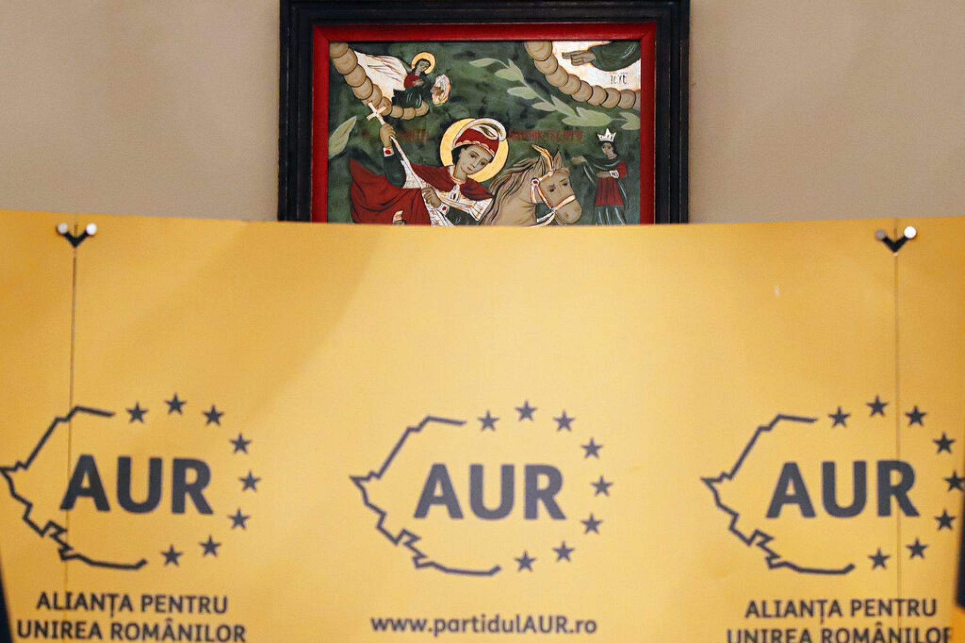 Dio, Patria e Famiglia in Romania: l'ascesa del partito di estrema ...