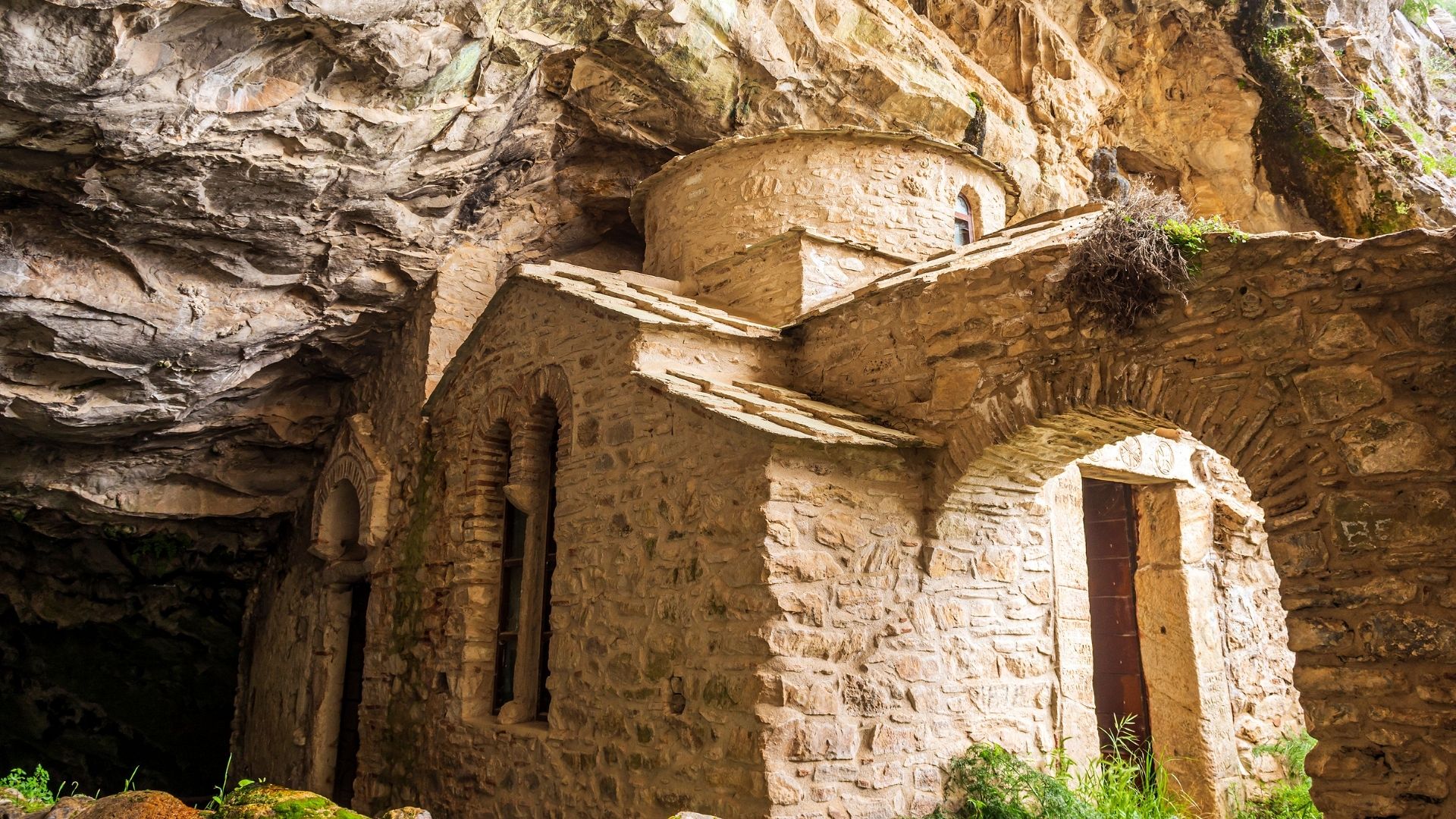 Mythical grottos: The most famous caves in Greece | Euronews