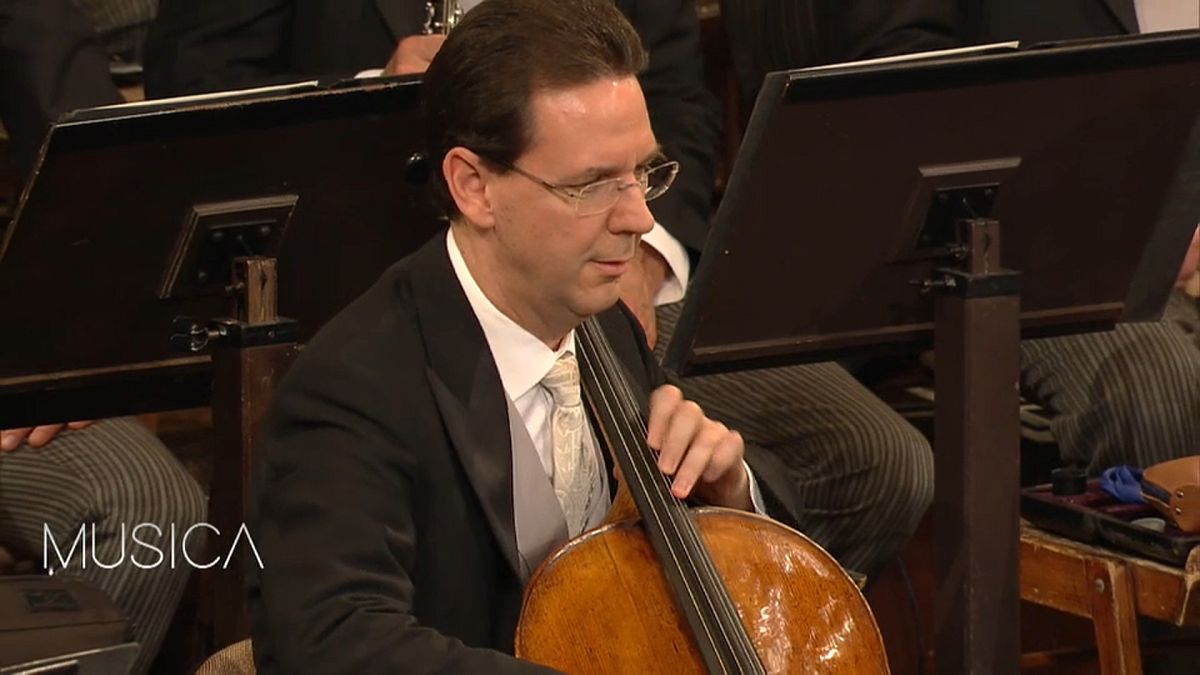 Vienna Philharmonic lifts spirits with iconic New Year's Concert | Euronews