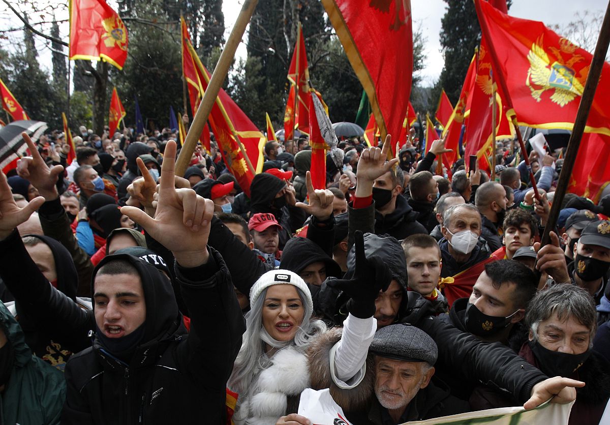 Thousands protest against Montenegro's government over religious law ...