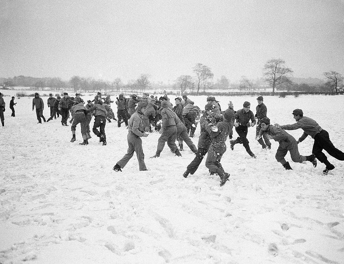 In pictures: These vintage shots from the snow will get you in the mood ...