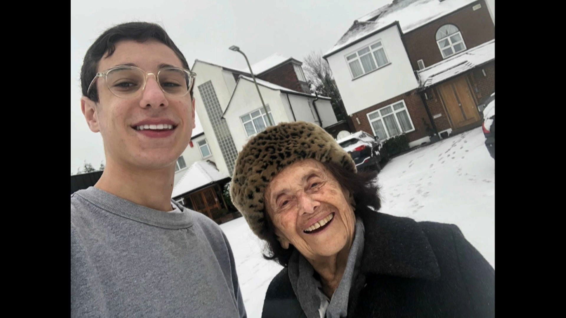 Lily Ebert, 97 años, superviviente del Holocausto y de la covid-19 ...