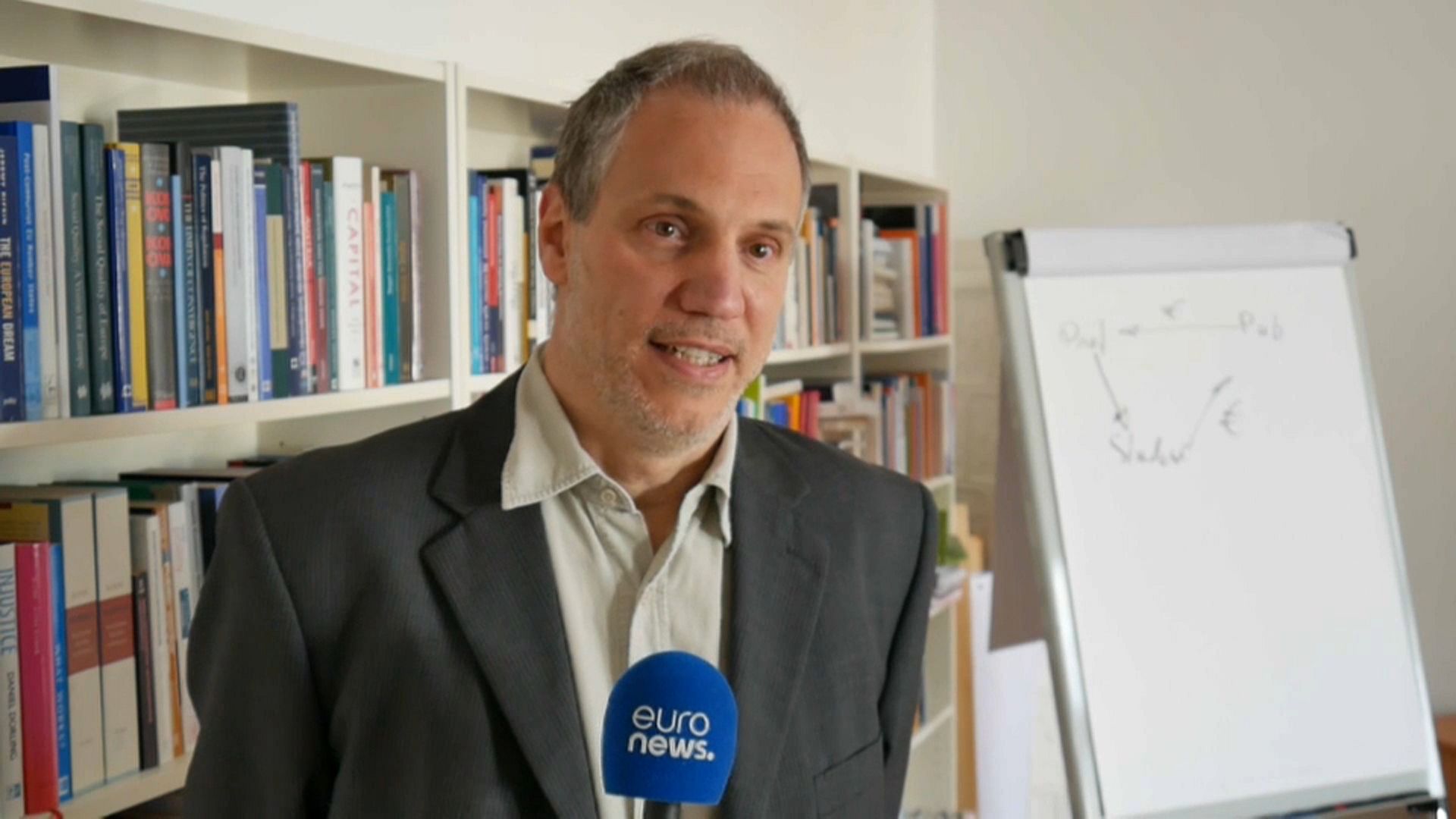 Pandemic unemployment leaving more without health insurance | Euronews