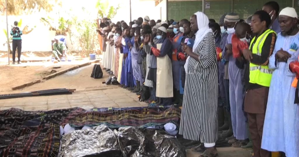 Senegalese Muslim volunteers bury unidentified dead | Africanews