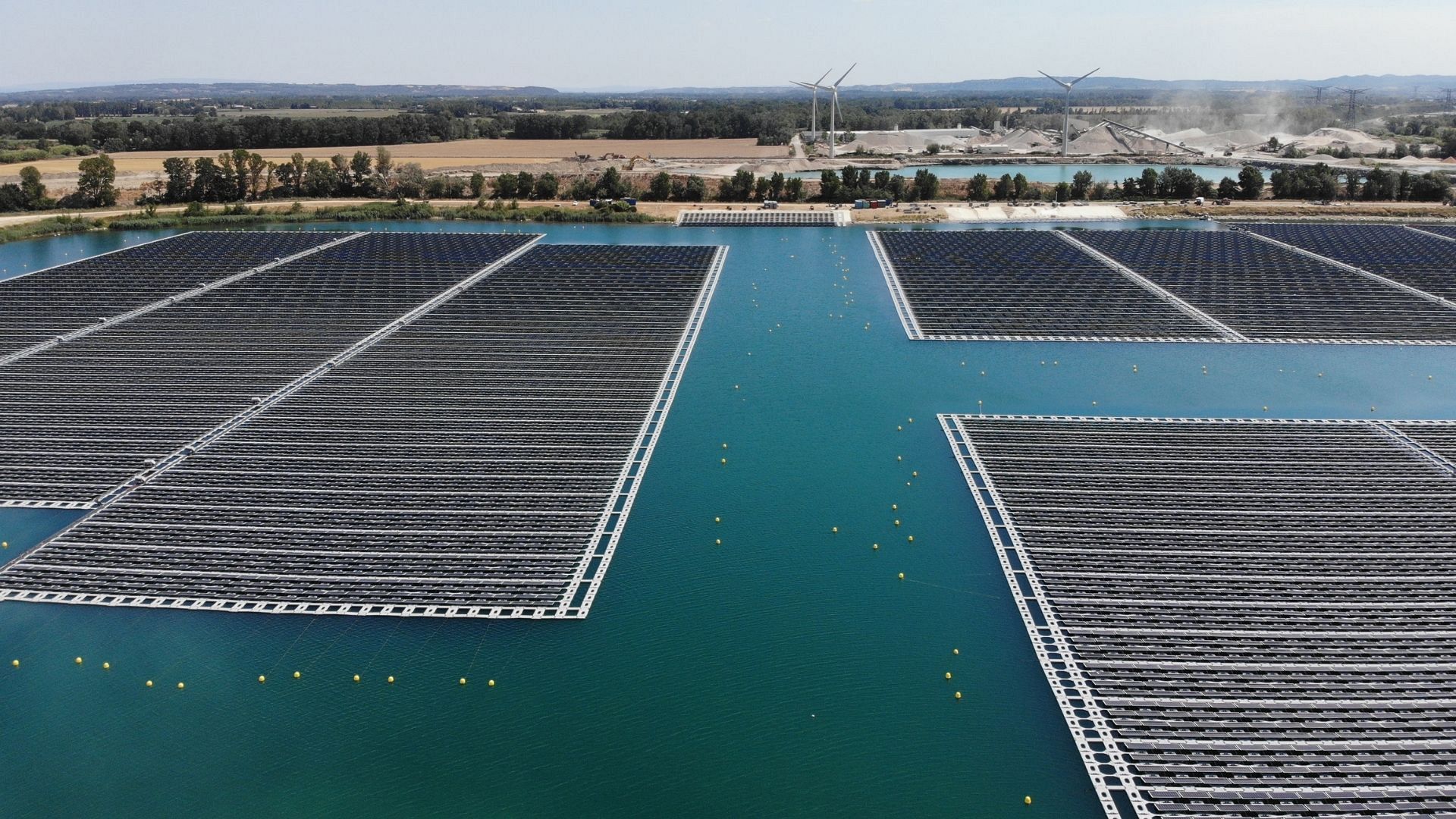 These are the 11 most beautiful solar farms in the world | Euronews
