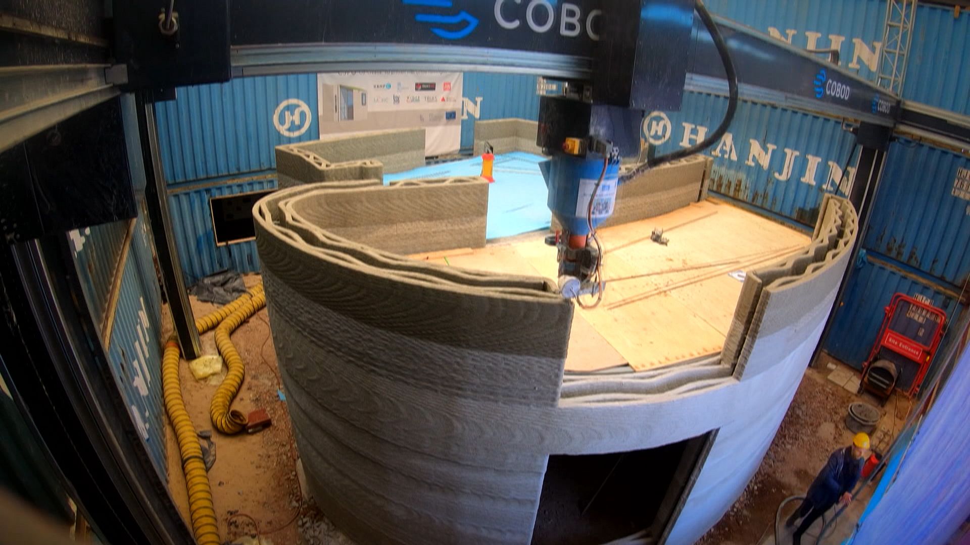 Europe's biggest concrete 3D printer creates the home of tomorrow ...