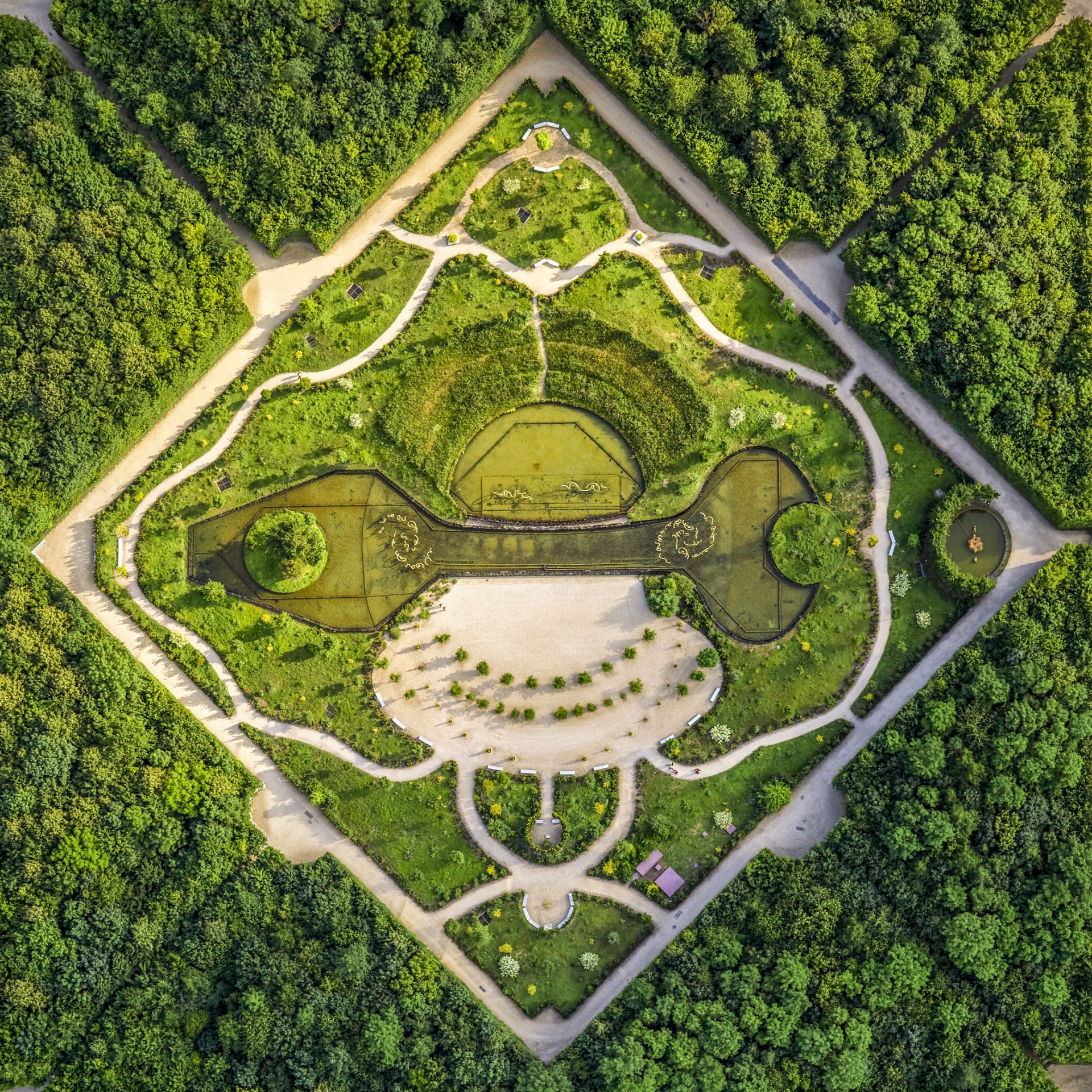 Paris from the Sky: Photographer captures extraordinary aerial shots of ...