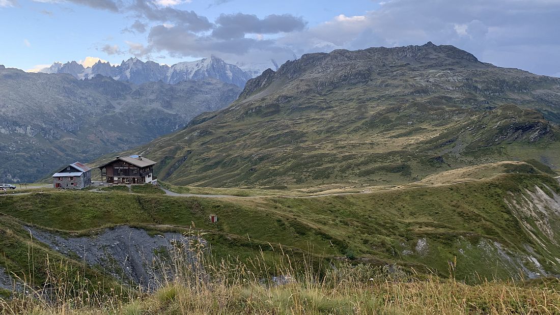 How to spend a night in one of France’s hidden Alpine refuges | Euronews