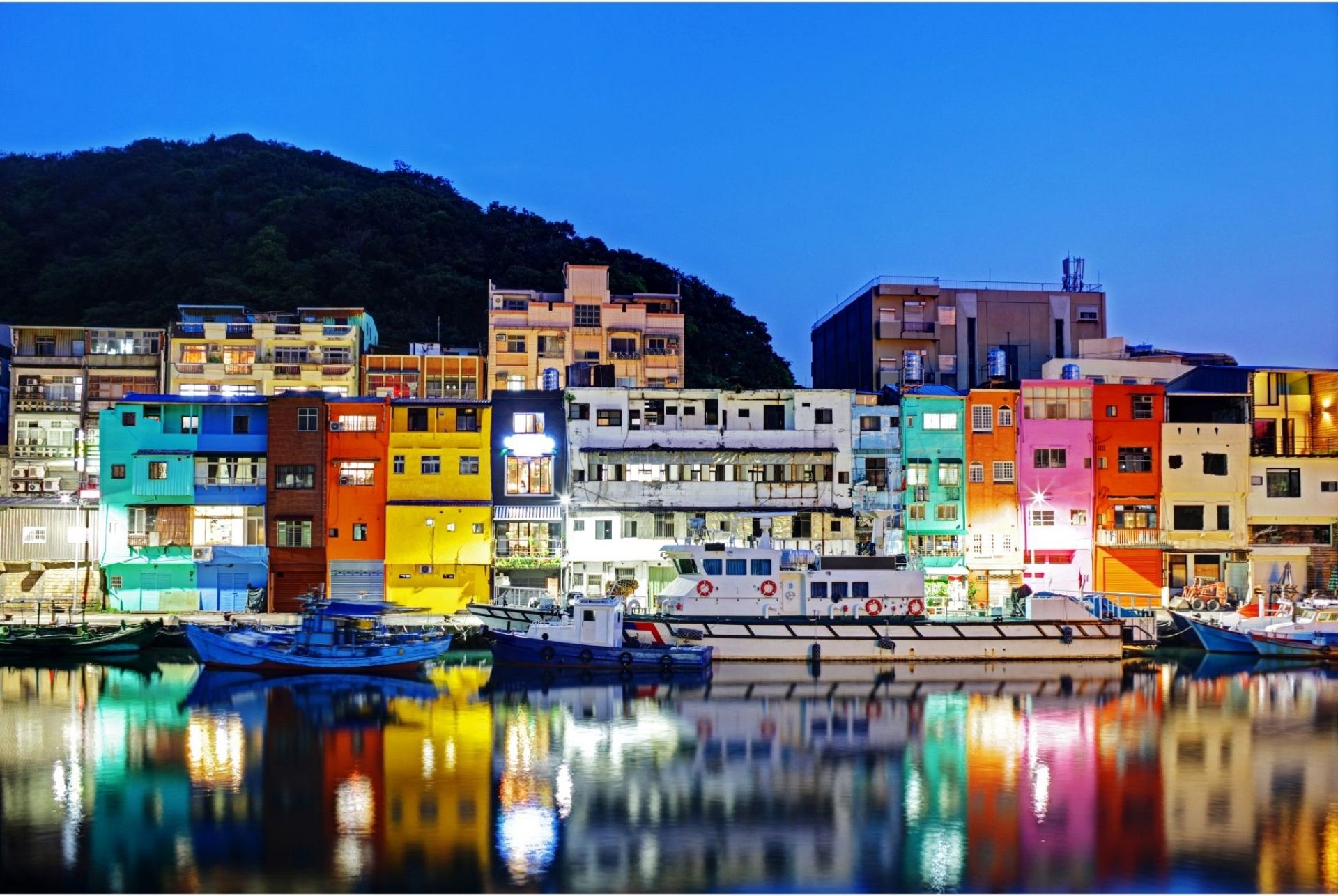 These countries were voted the best for expats in 2021 | Euronews