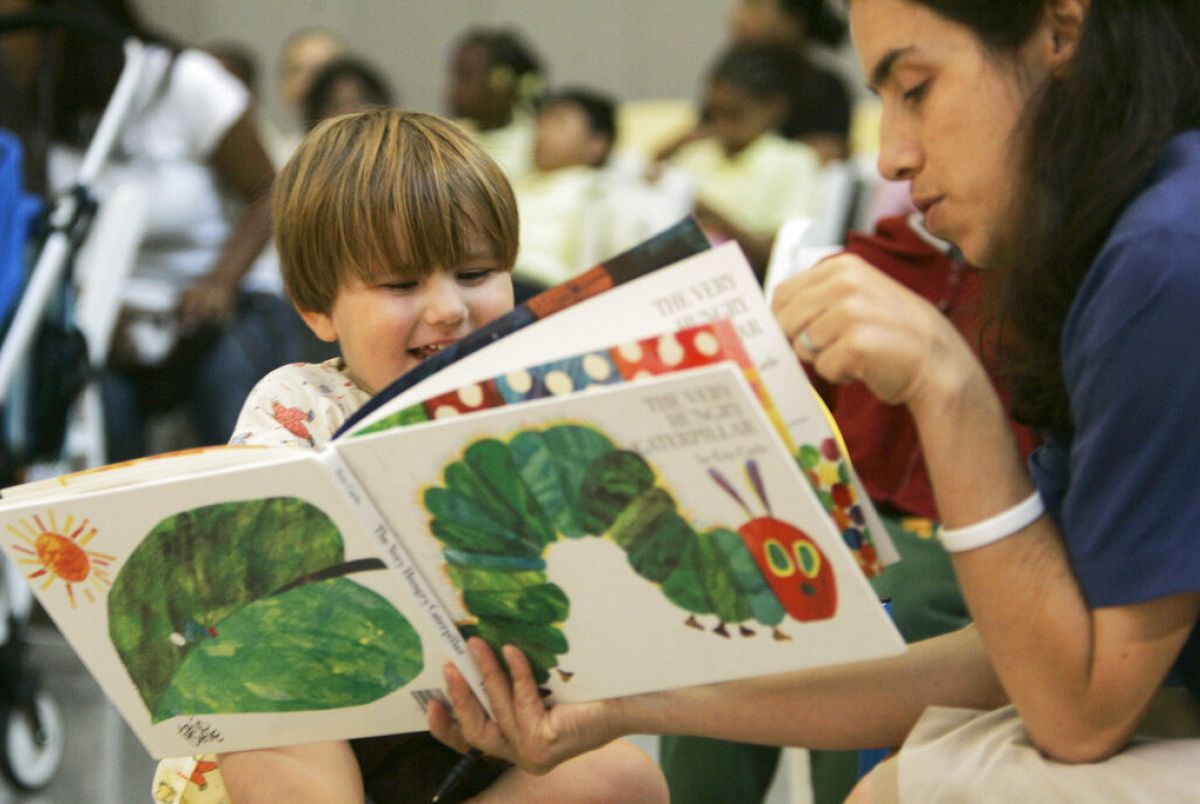 "Die kleine Raupe Nimmersatt": Kinderbuch-Illustrator Eric Carle (91 ...