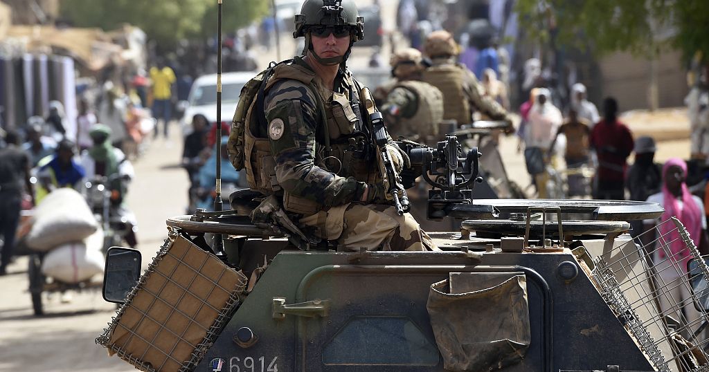France suspends military ties with Mali over coup | Africanews