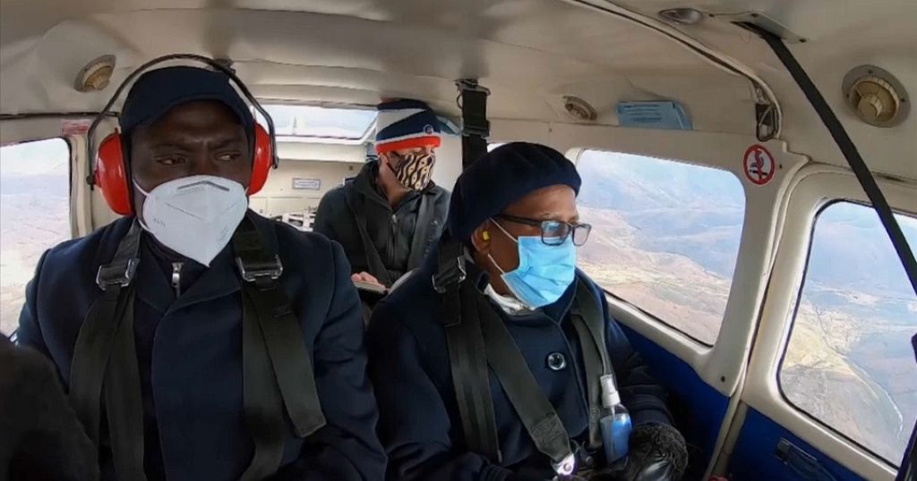 Lesotho ''flying'' doctors give jabs in remote areas | Africanews