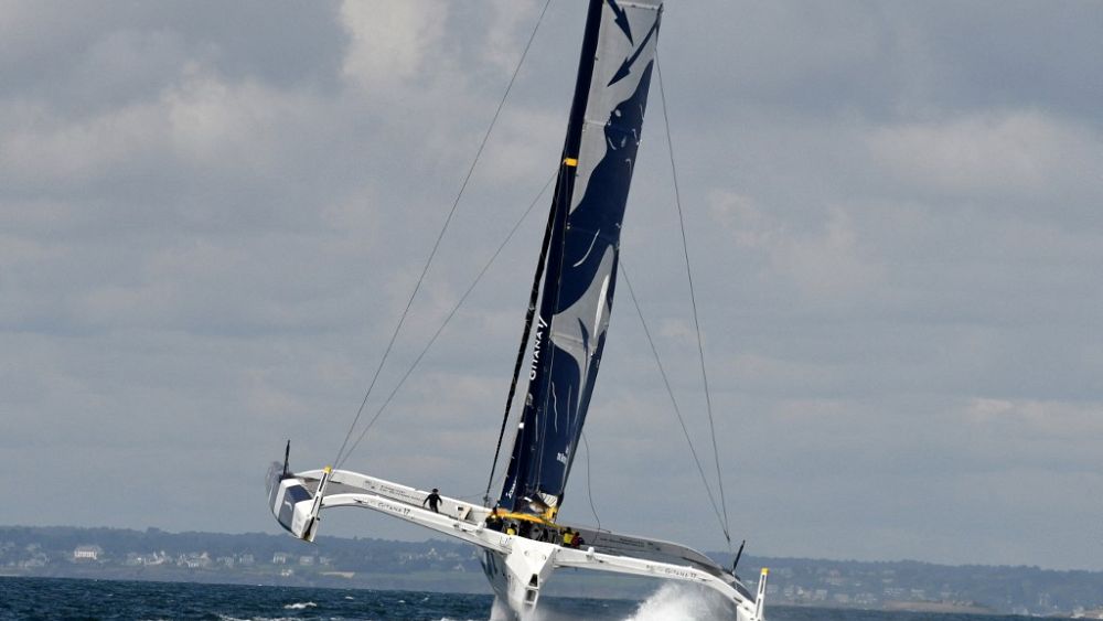 Voile : le maxi-trimaran "Edmond de Rothschild" remporte la Fastnet ...