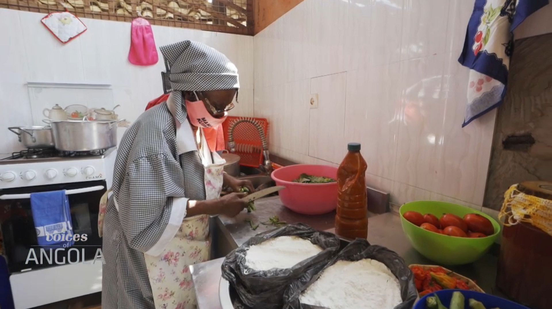 The 'ambassador' of Angolan cuisine, Mama Kuiba, still cooks up a storm ...