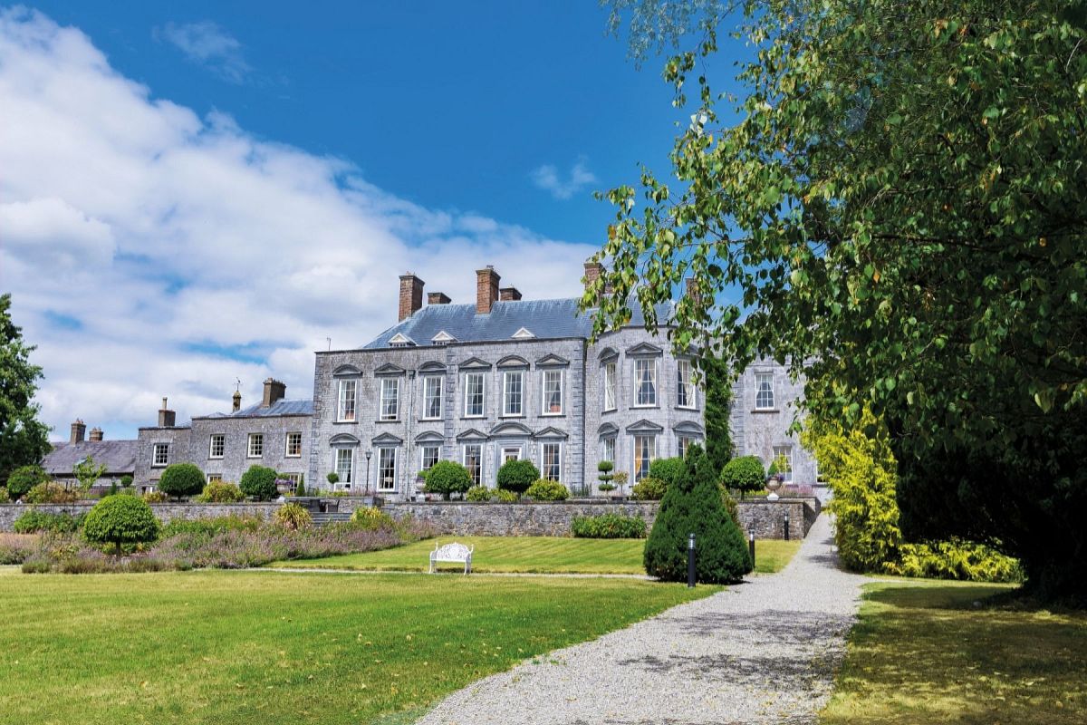 10 enchanting castles in Ireland that you can actually stay in | Euronews
