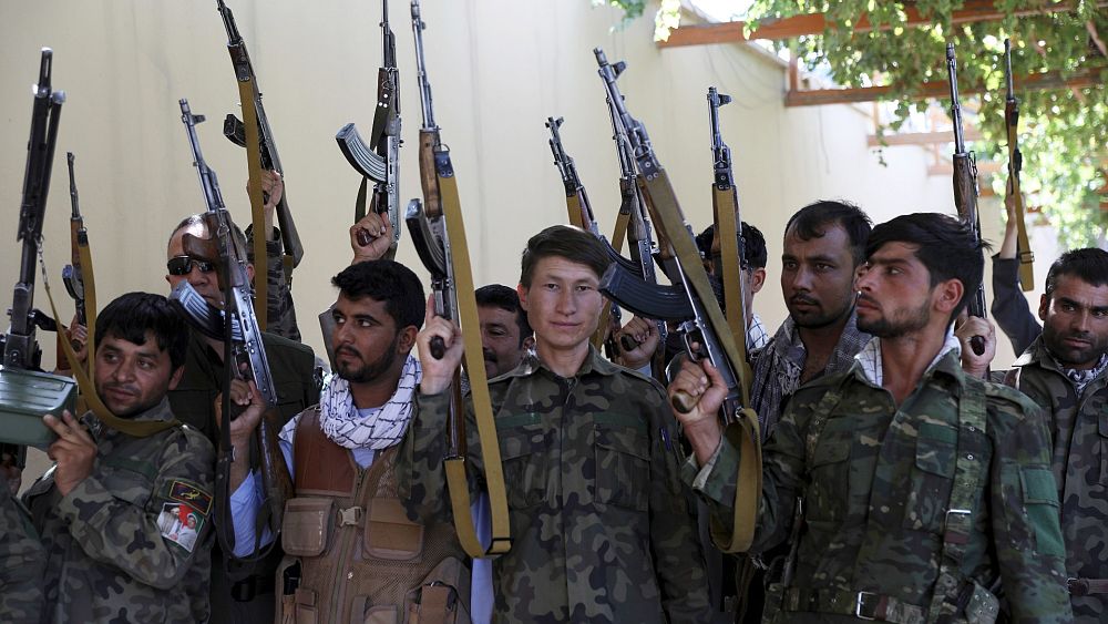 Atta Muhammad Nur ve Raşit Dostum; Afgan savaş ağaları Taliban'a neden ...