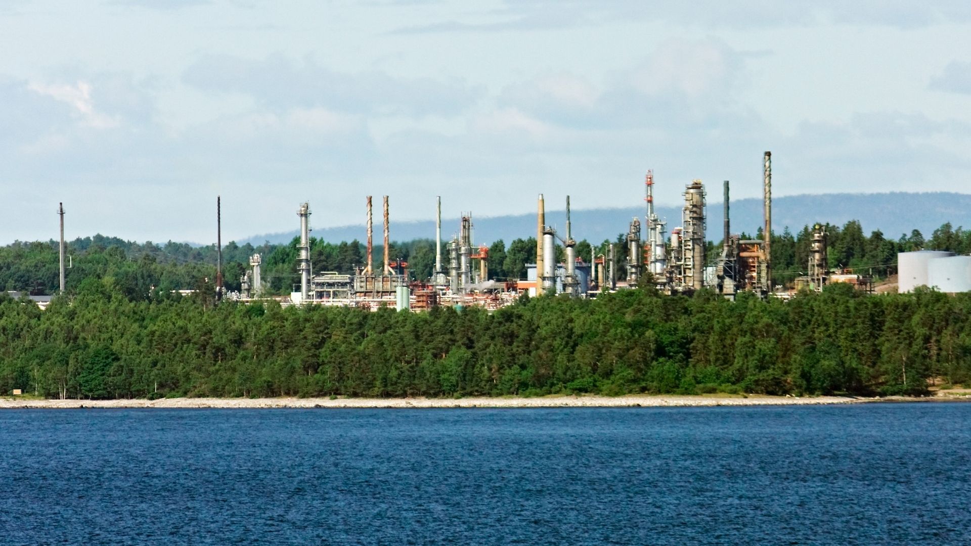 Will Norway's oil industry topple under the new left-wing government ...