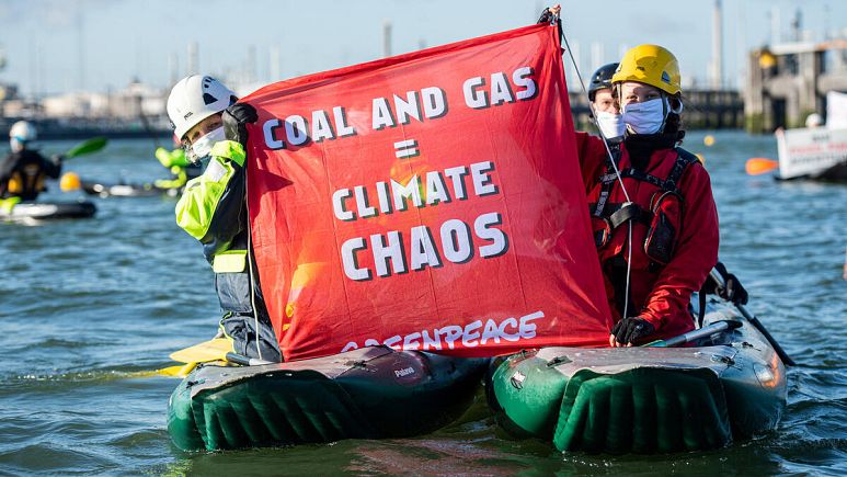 80 activists block Shell’s port to protest against ‘greenwashing ...