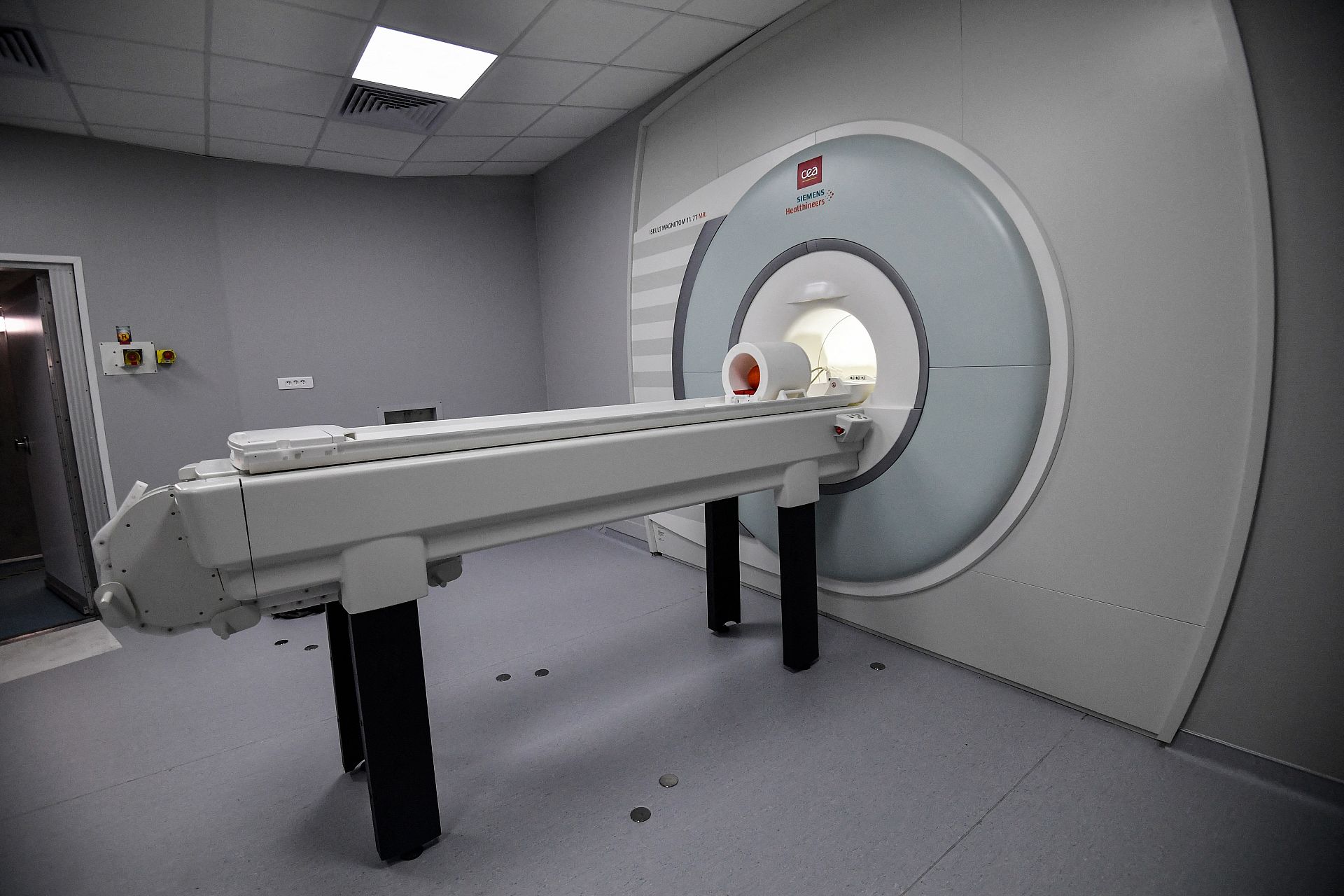 World’s most powerful MRI scanner delivers its first images - of the ...