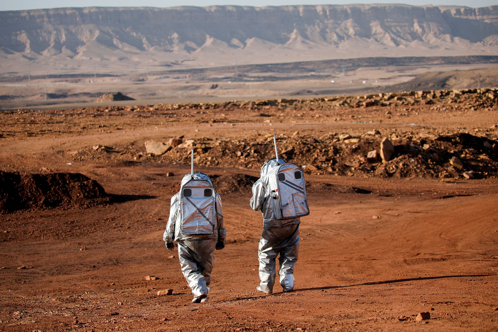 These photos show life on Mars training camp in the Israeli desert ...