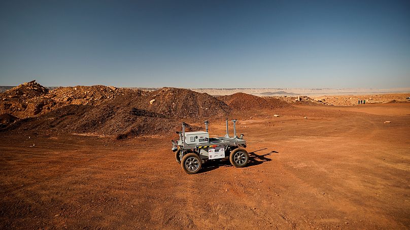 These photos show life on Mars training camp in the Israeli desert ...