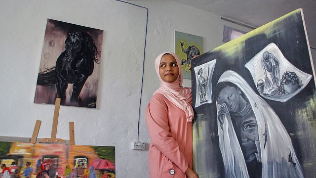 In Somalia, a rare female artist promotes images of peace | Africanews