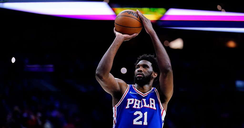 Le Camerounais Joël Embiid lance sa saison | Africanews