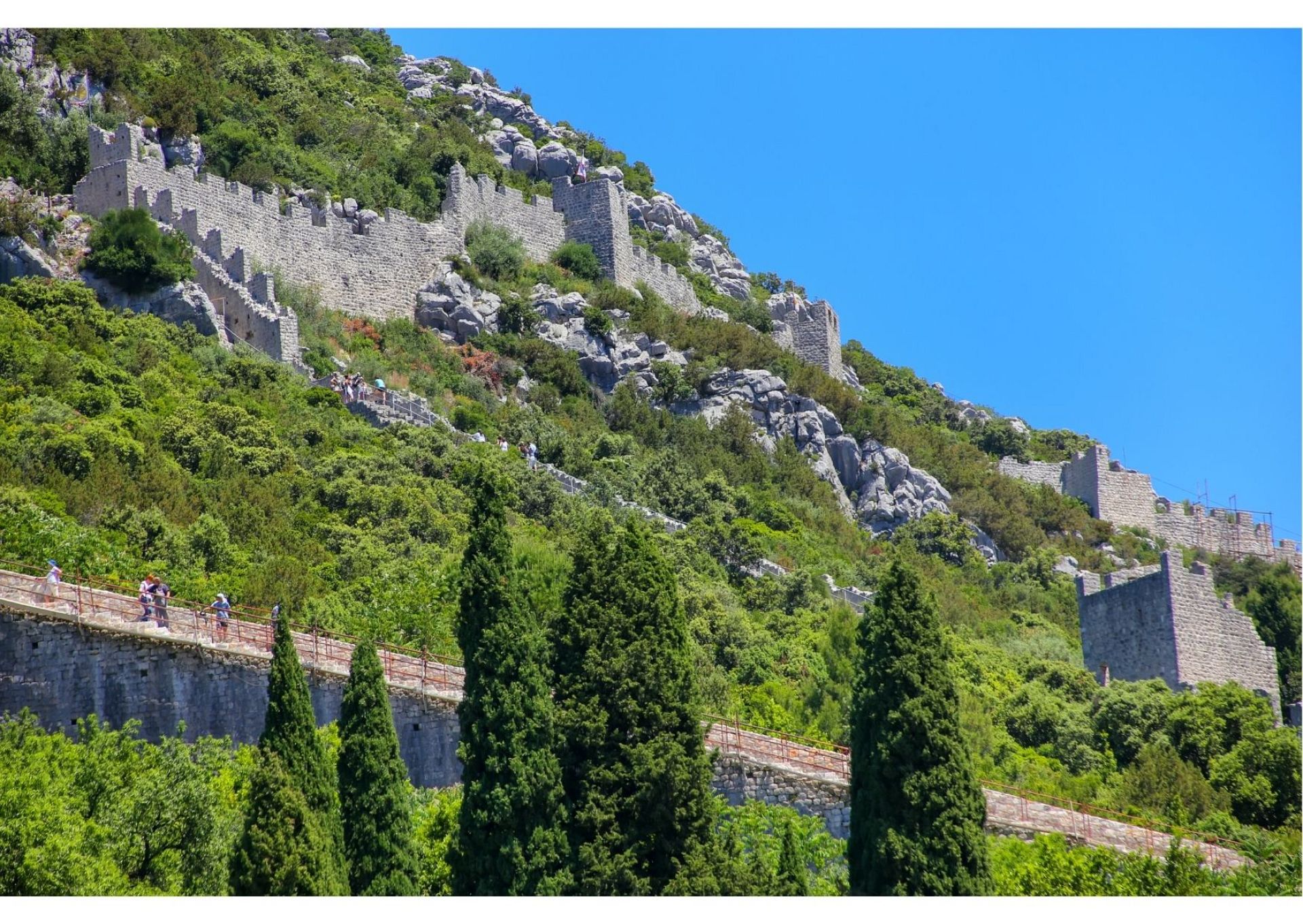 エロい 類語 辞書類語辞典日本語エロい の同義語シソーラス エロいの言い換えや別の言い方類義語 エロい粗野な言動山出しの娘田舎者丸出し品がない ...