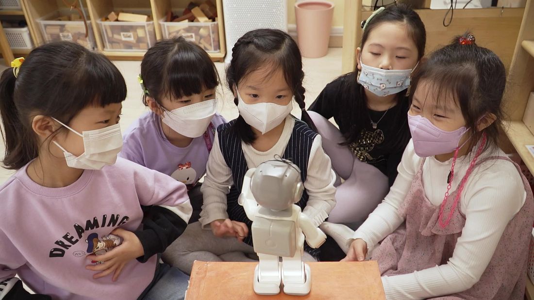 Dancing mini robots are helping to teach children in Seoul ...