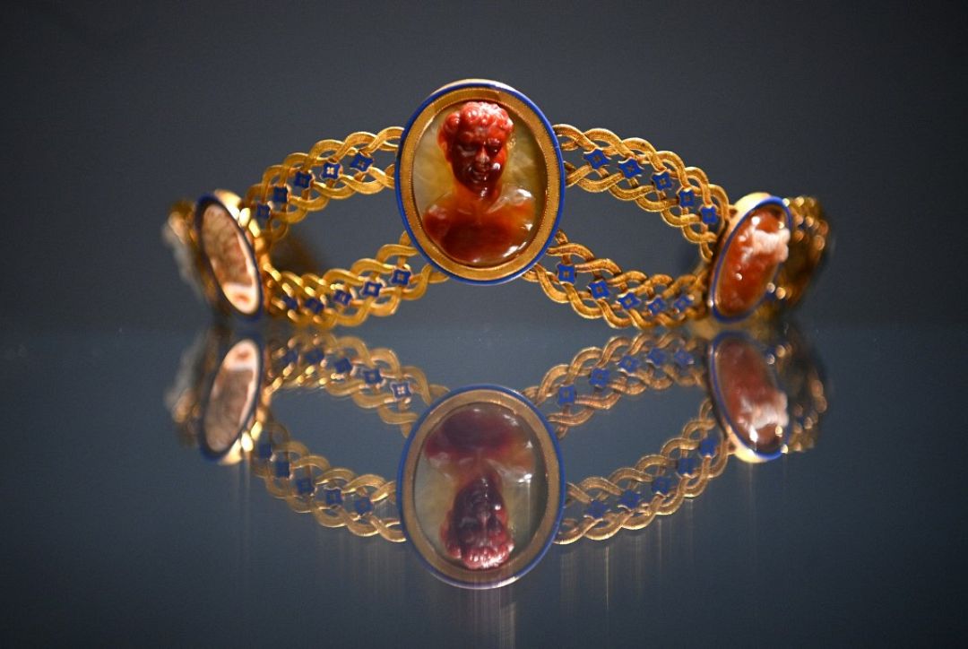 Empress Josephine Bonaparte's 'highly rare' tiaras sell for €710,000 ...